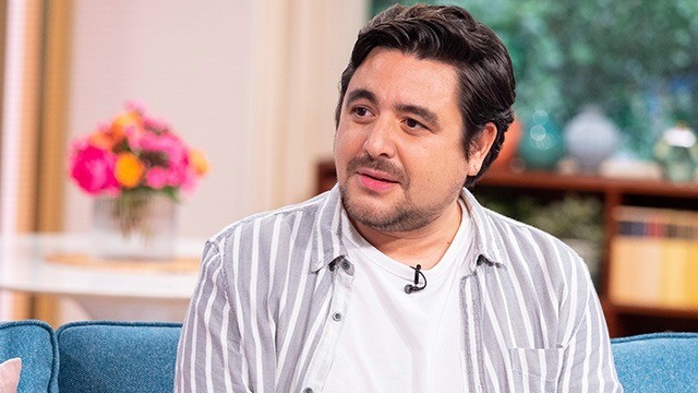 Noel Sullivan admits he put on two stone for new stage role | This Morning