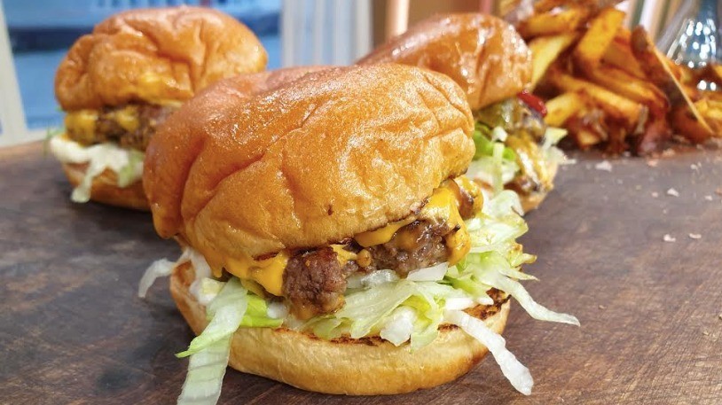 DJ BBQ's ultimate burger | This Morning