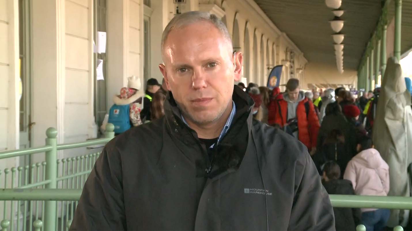 Rob Rinder live from Poland | This Morning