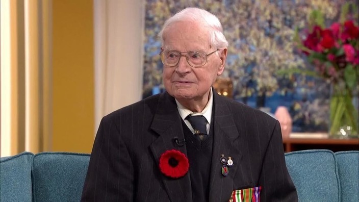 Britain's oldest poppy seller: 103-year-old Walter Randall | This Morning