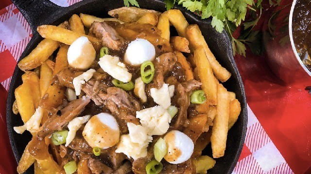 Phil's authentic Canadian poutine (posh chips and gravy!) | This Morning
