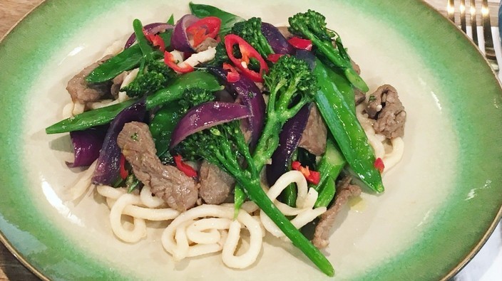 The Body Coach's beef and noodle stir-fry | This Morning