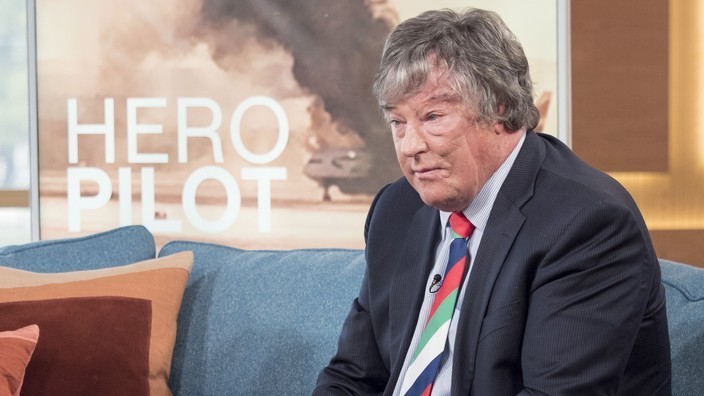 Hero pilot Captain Chris Henkey credits crew | This Morning