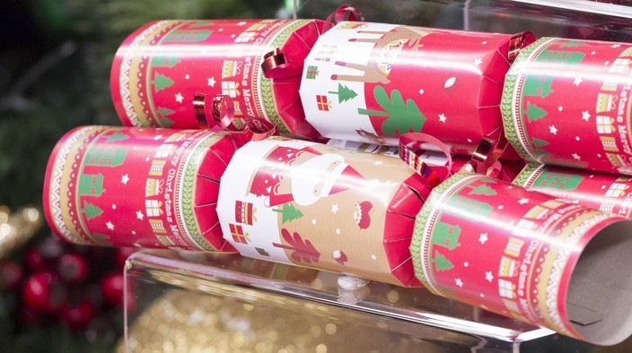 Which crackers give you the best Christmas bang? | This Morning
