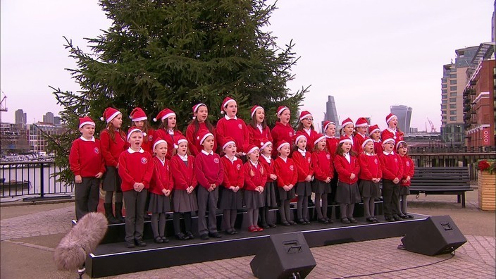 Croesty Primary School sing Away in a Manger | This Morning