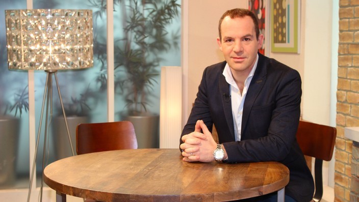 Martin Lewis adresses festive finance worries | This Morning