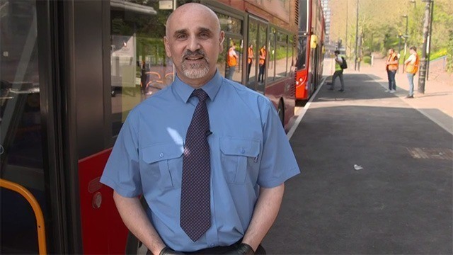 The bus driver risking his life for NHS staff | This Morning