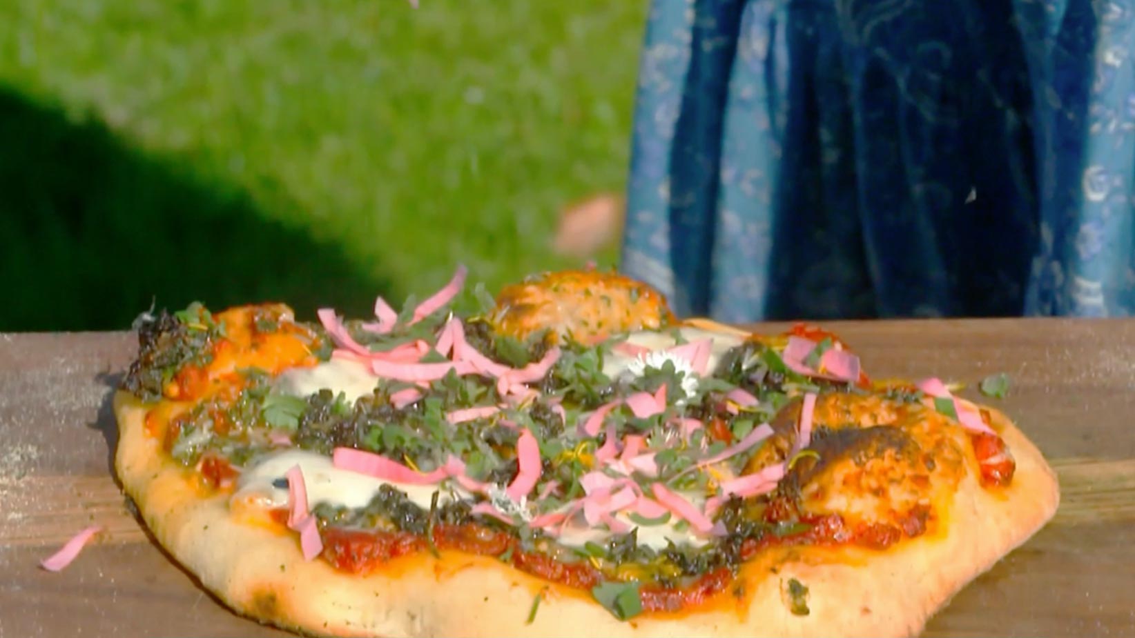 Fern Freud's pizza with wild garlic pesto | This Morning