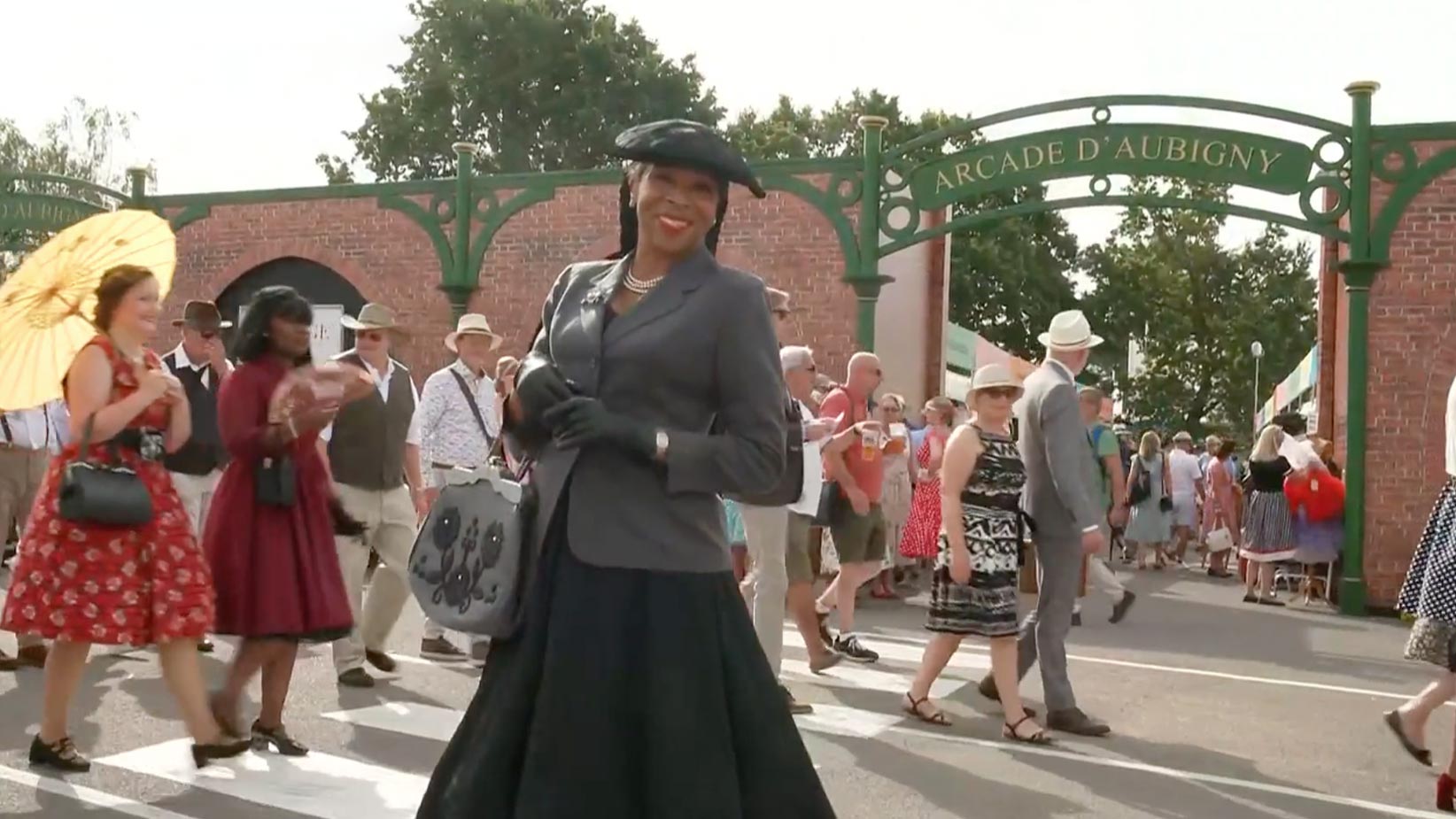 How to shop vintage live from Goodwood Revival | This Morning