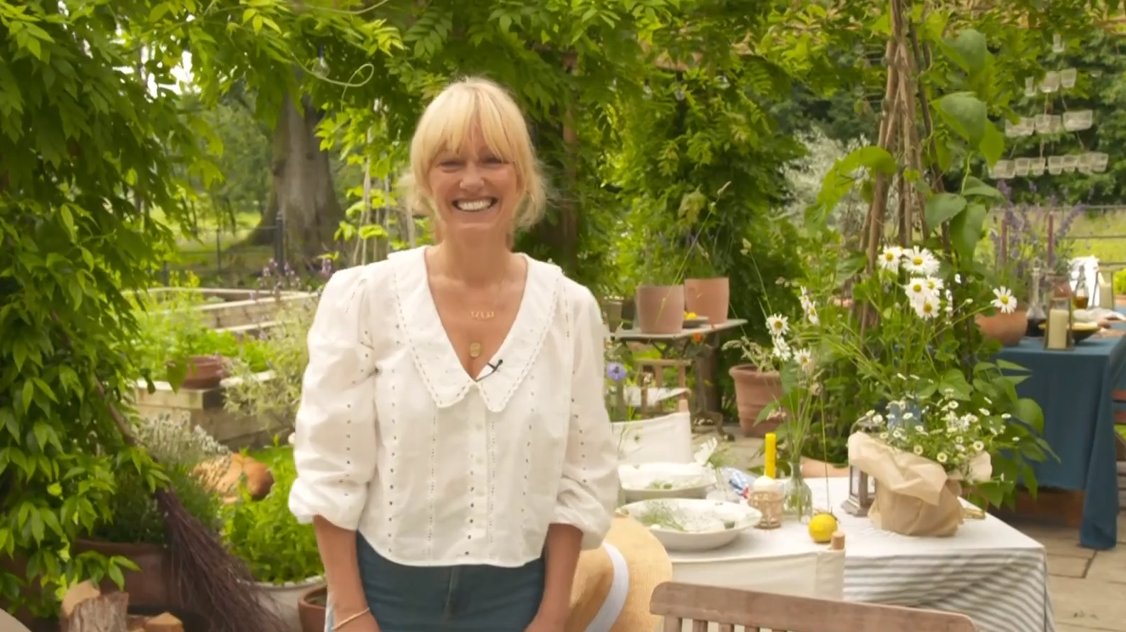 Clodagh shows us how to create a picture perfect tablescape | This Morning