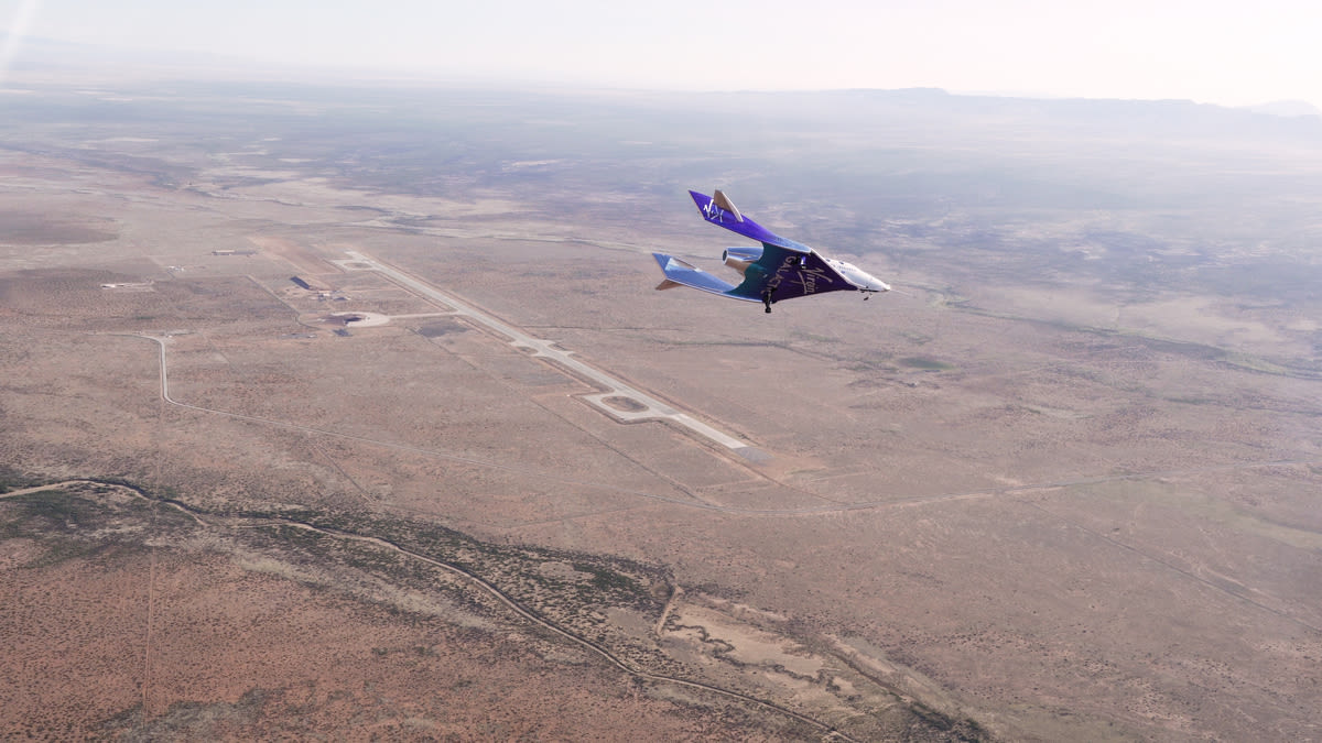 Virgin Galactic completes glide flight from Spaceport America | Virgin