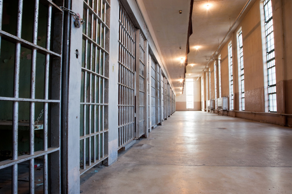 Strong Peer Networks in Prison Boost Overall Health, Study Finds
