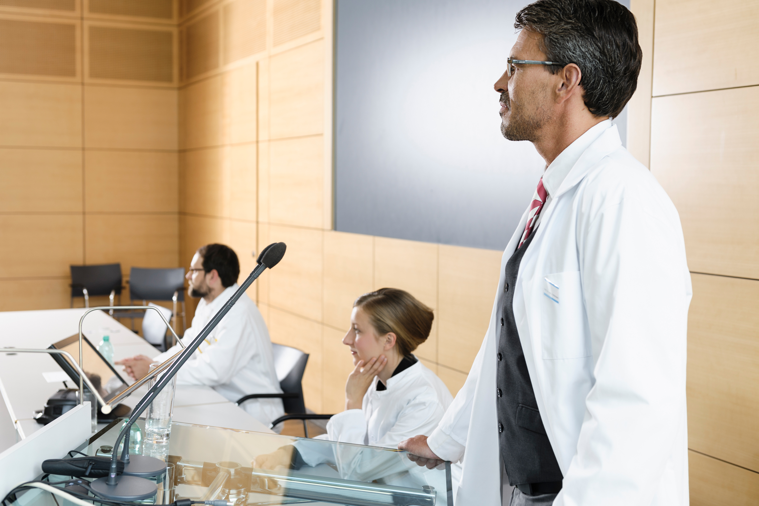 Medical Professions and Reciprocity in Civic Engagement