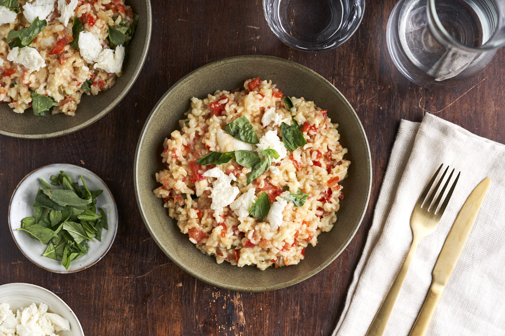 Caprese risotto met mozzarella, tomaat en basilicum | Recepten | PLUS