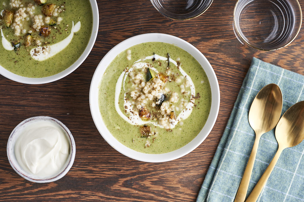 Midden-oosterse courgettesoep met parelcouscous | Recepten | PLUS