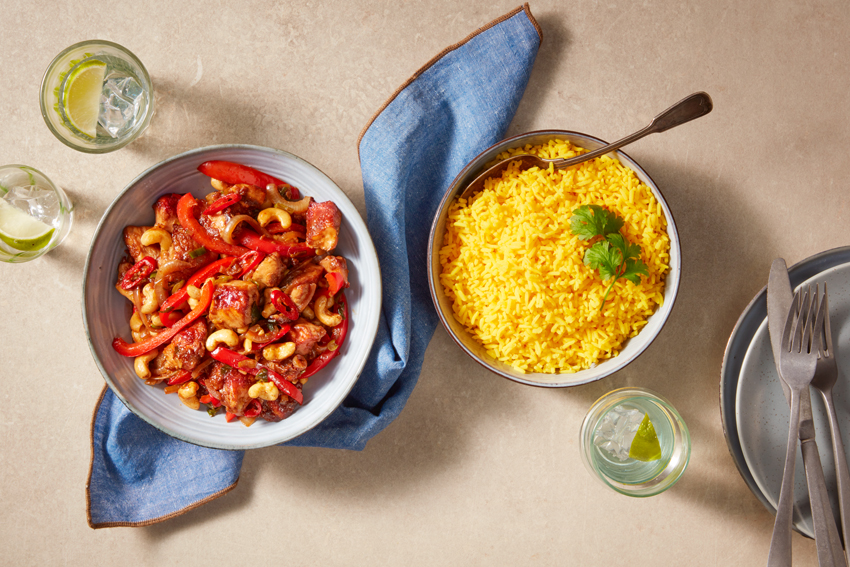 Kip cashew met gele rijst | Recepten | PLUS