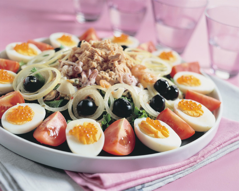 Salade met allerlei soorten vis | Recepten | PLUS