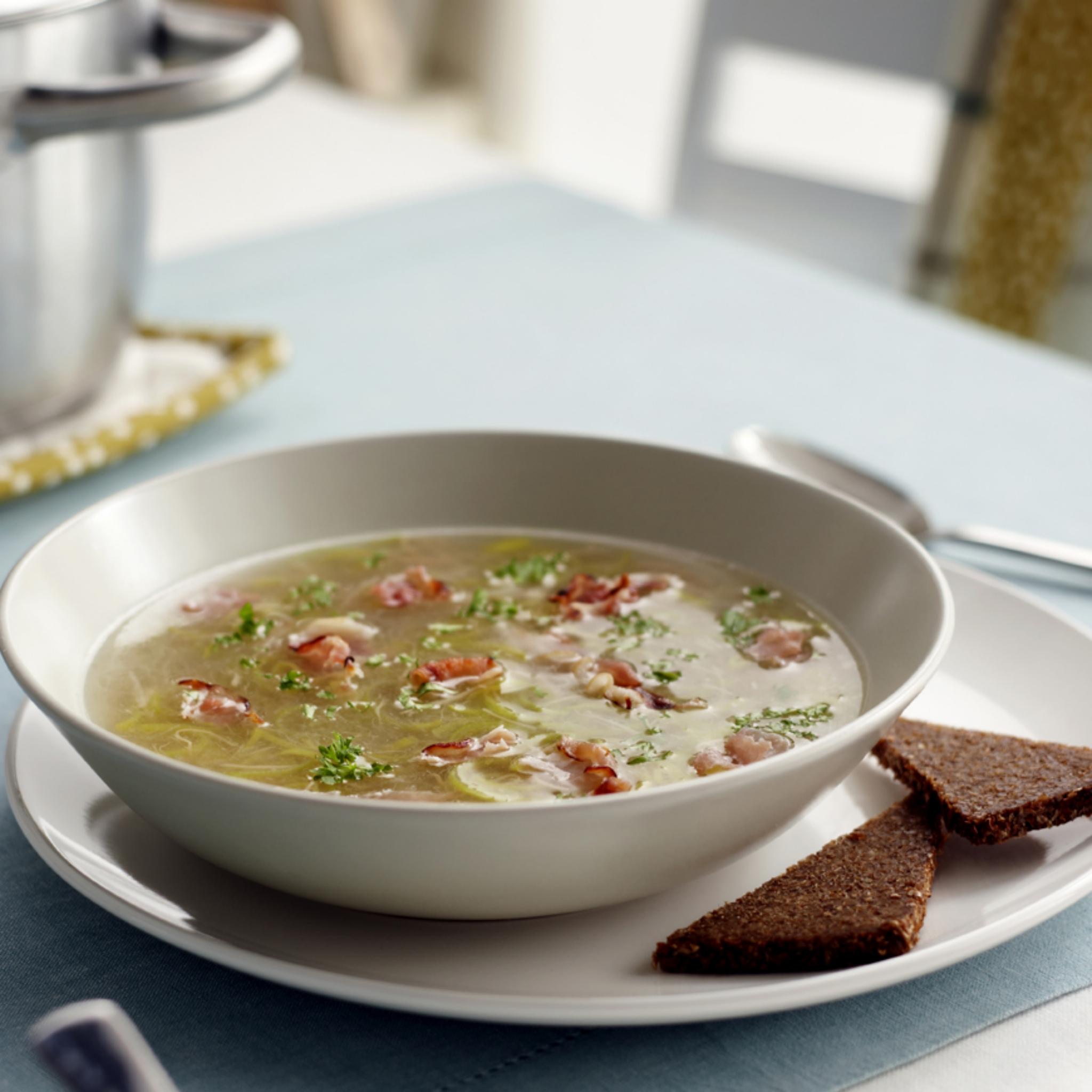 Kippensoep met prei en bacon | Recepten | PLUS