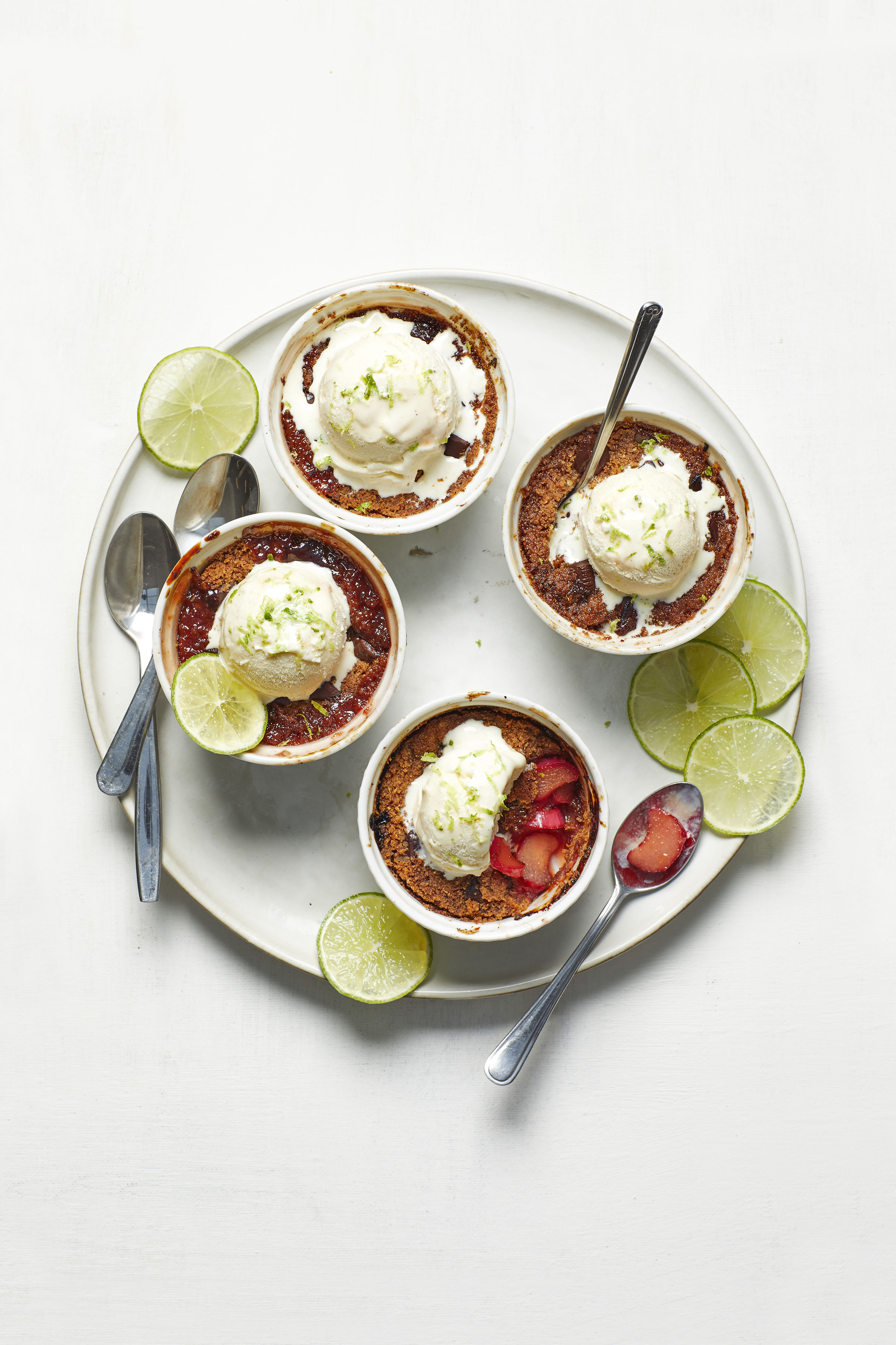 Rabarbercrumble met limoen | Recepten | PLUS