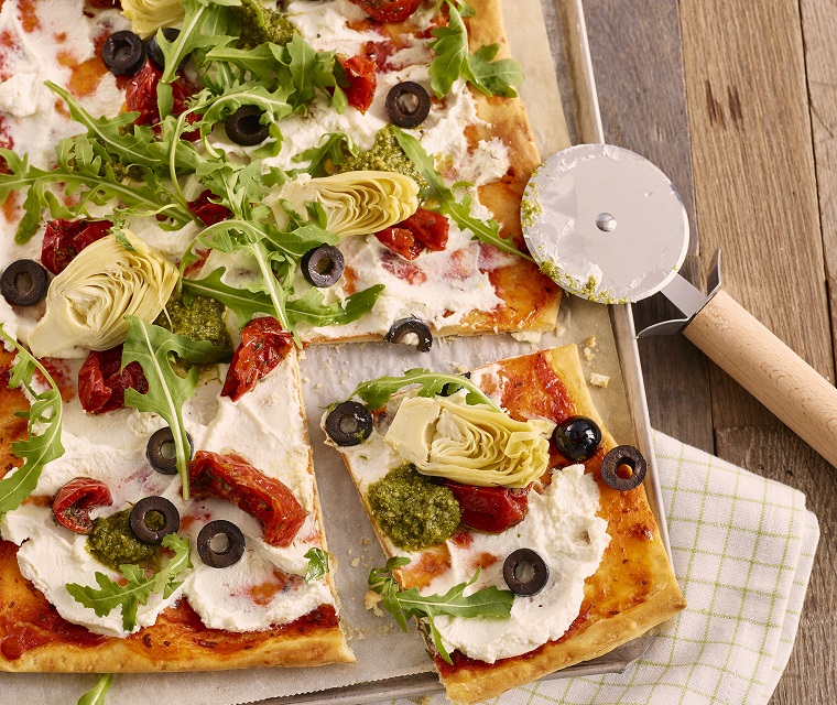 Vegetarische pizza met Jan Pizzadeeg | Recepten | PLUS