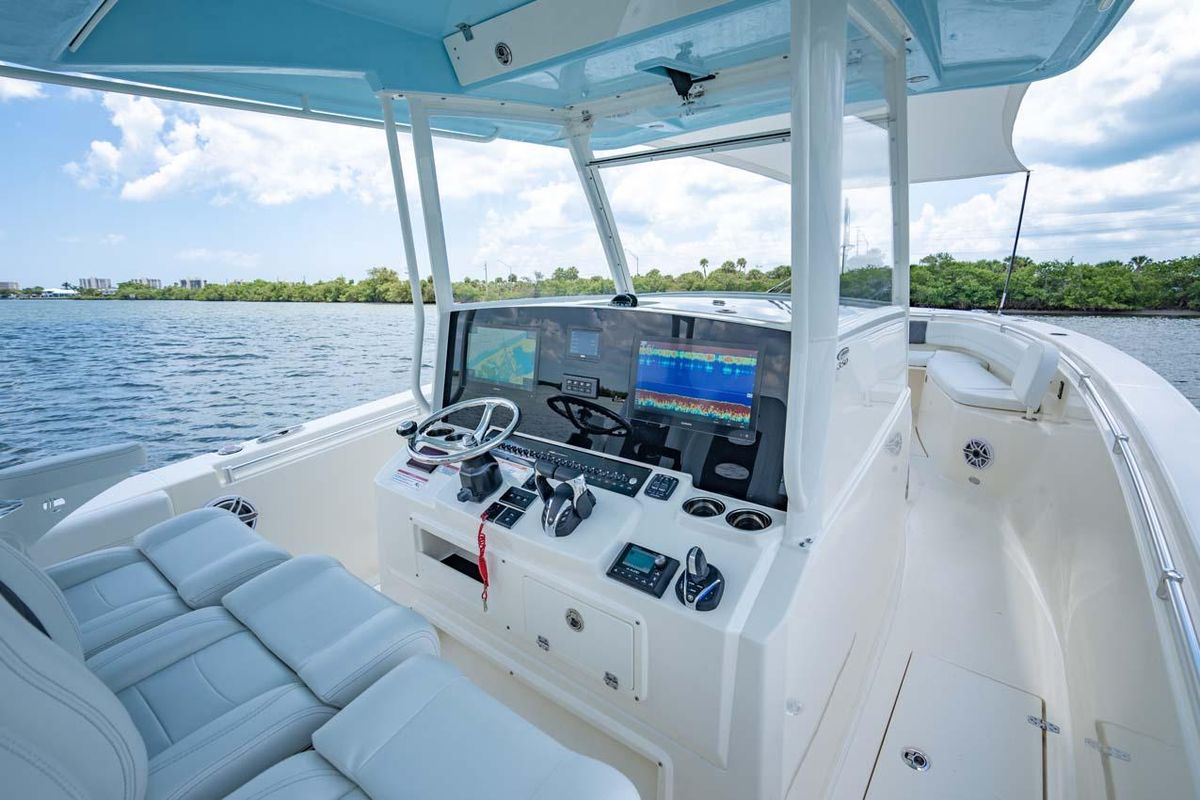 Discover Center Console Yachts - YachtWorld