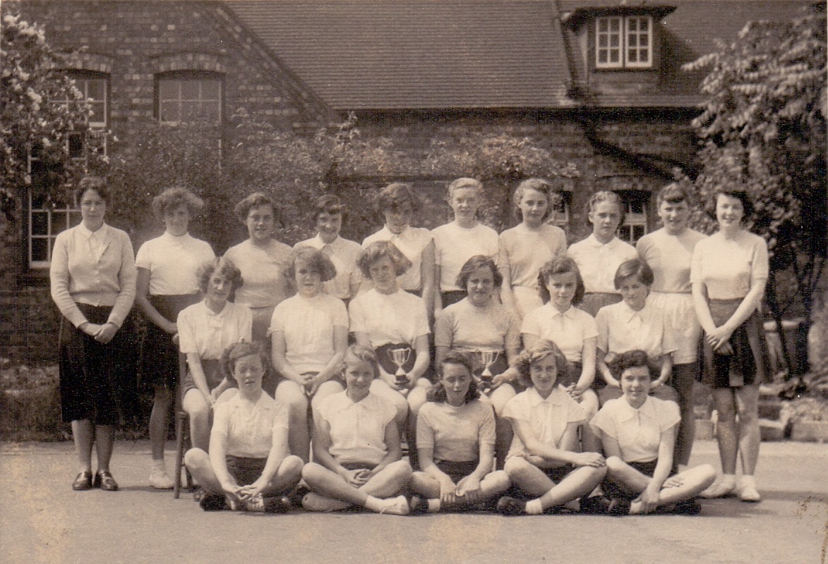 FLHS :: Archive :: Finedon Mulso Girls Sports Team