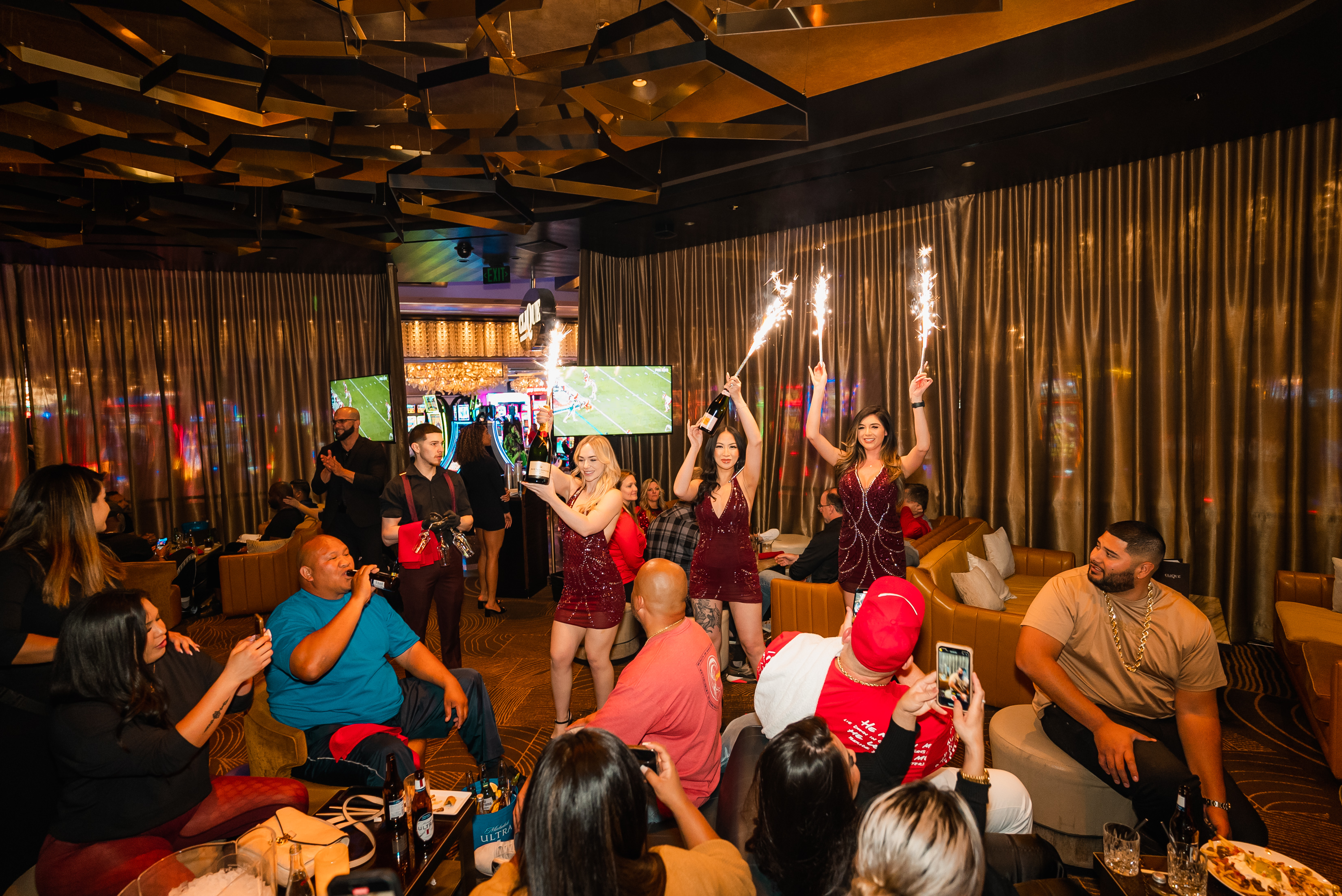 Las Vegas Luxury Hotel | CliQue Bar & Lounge: Big Game Viewing Party ...