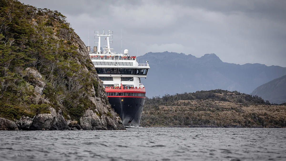 Chilean Fjords – Discovering the Heart of Patagonia | Southbound | HX ...
