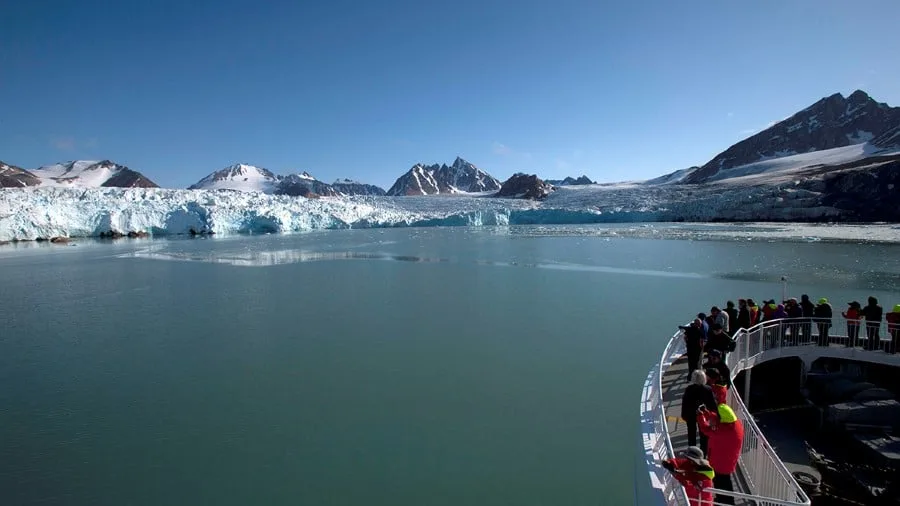 Svalbard in Spring – The Return of the Sun | HX Hurtigruten Expeditions AU