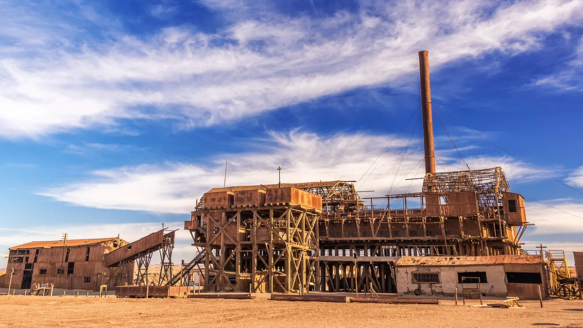 Ocean Cruise & Mountain Views | South America Explorer | HX Hurtigruten ...