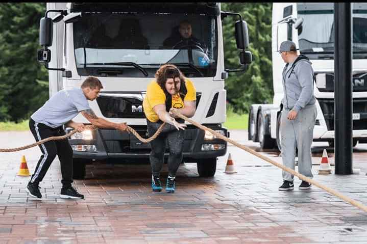 Uk’s Strongest Woman - Rebecca Roberts | Lipstick Lifters