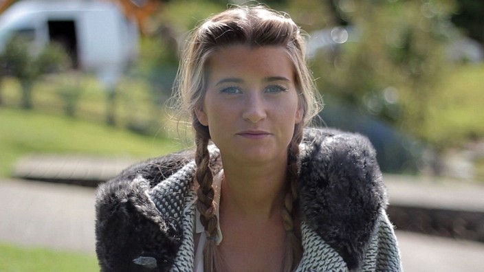 Who will Debbie choose? | Emmerdale