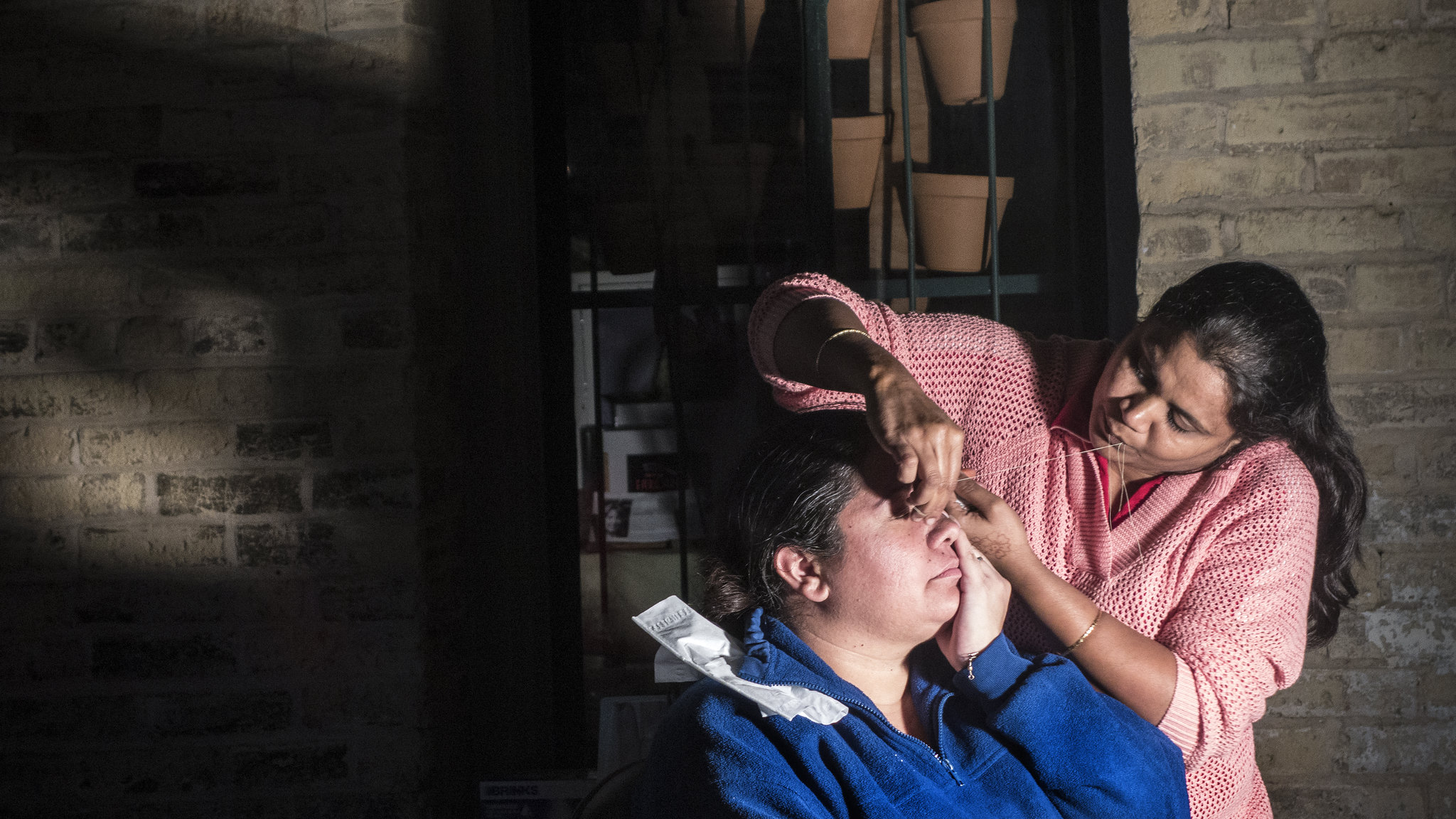 The Evolution of Eyebrow Threading Salons | The Juggernaut