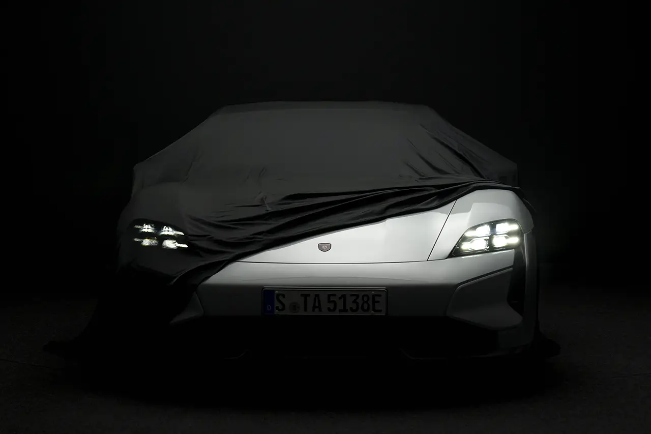 彩通时装流行色报告：保时捷涡轮黑（Porsche Turbonite)|Pantone潘通中国官网