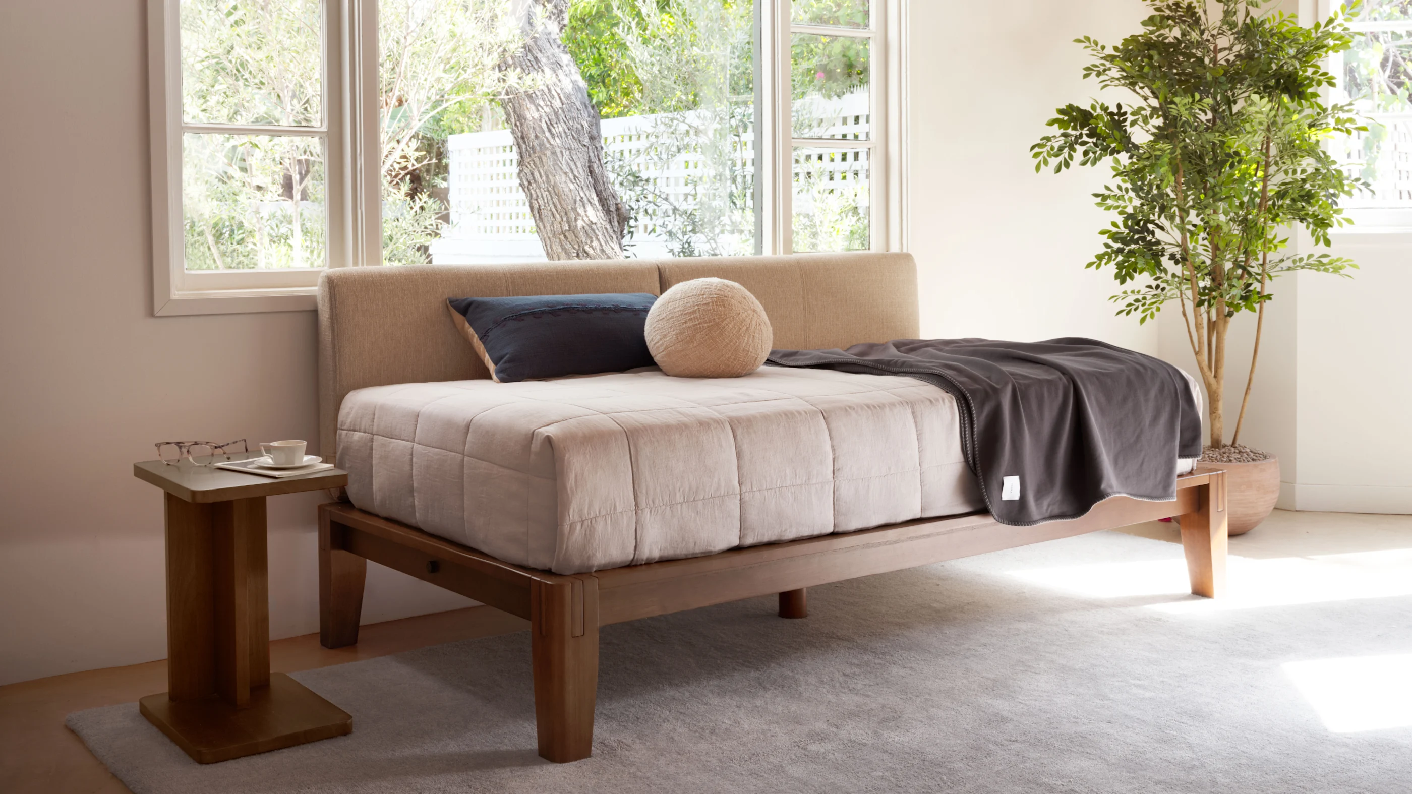 Modern Corner Twin Daybed | Thuma