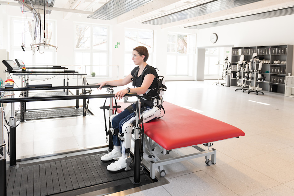 Revolutionary Robotic treatment for Spinal Cord Injury | Cyberdyne Care ...