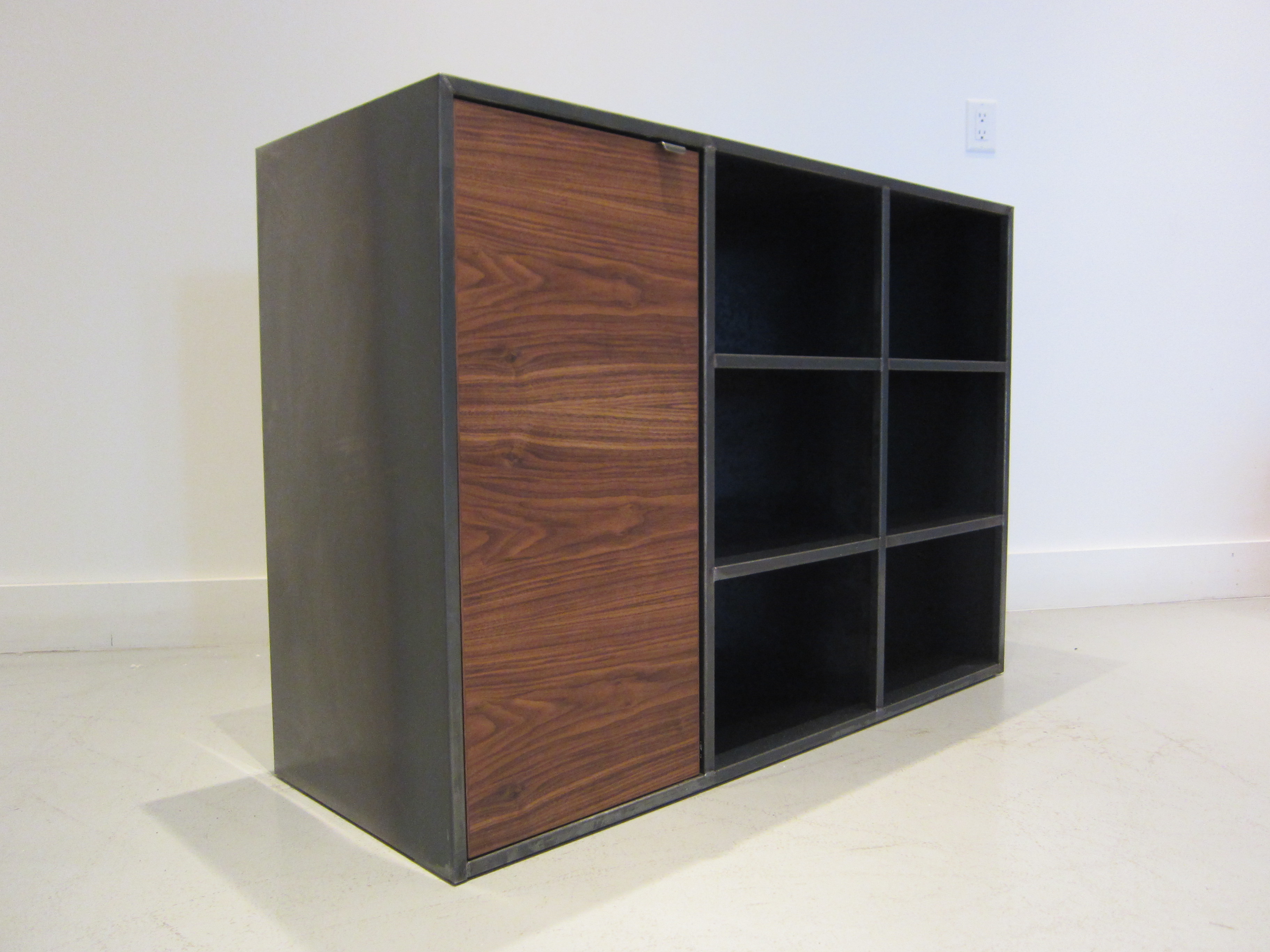Shaw Display Case | Stylegarage