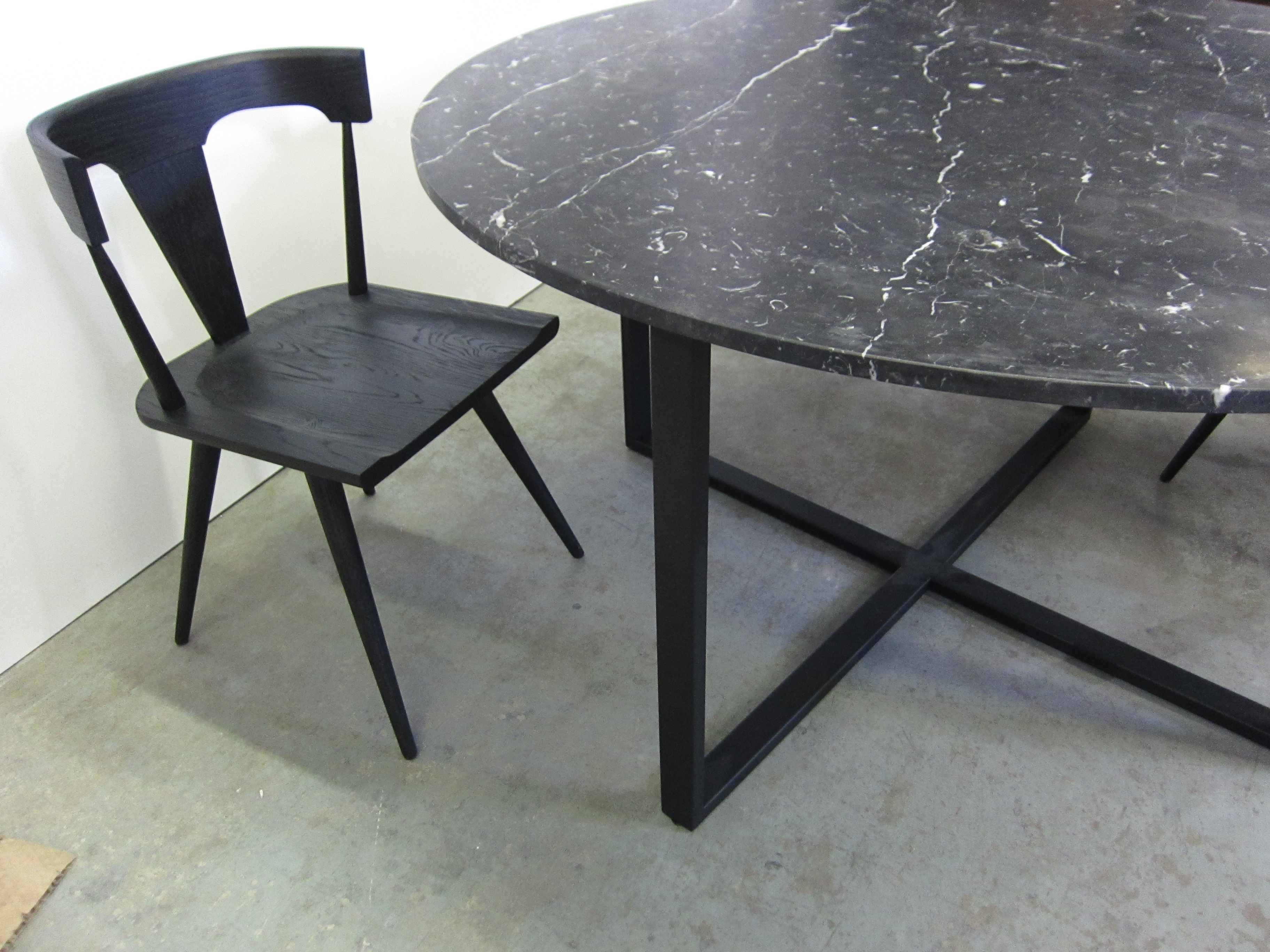 Round Dining Table | Stylegarage