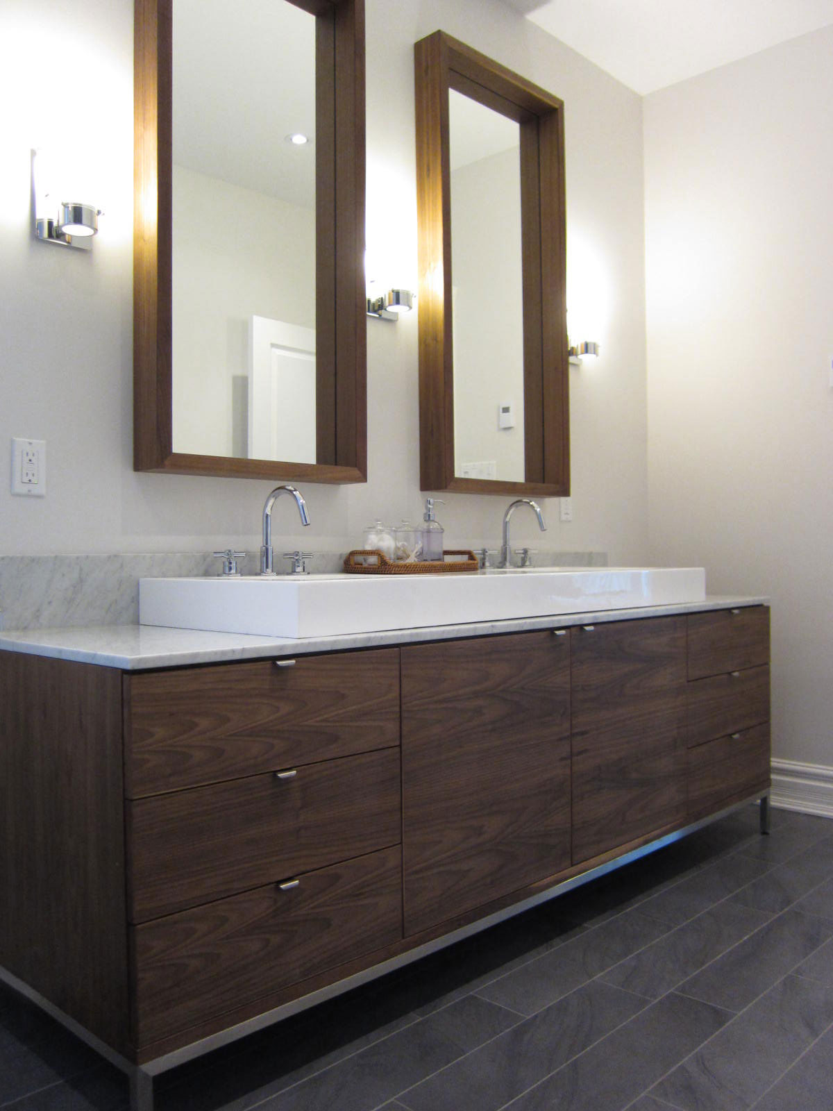 Custom Vanity | Stylegarage