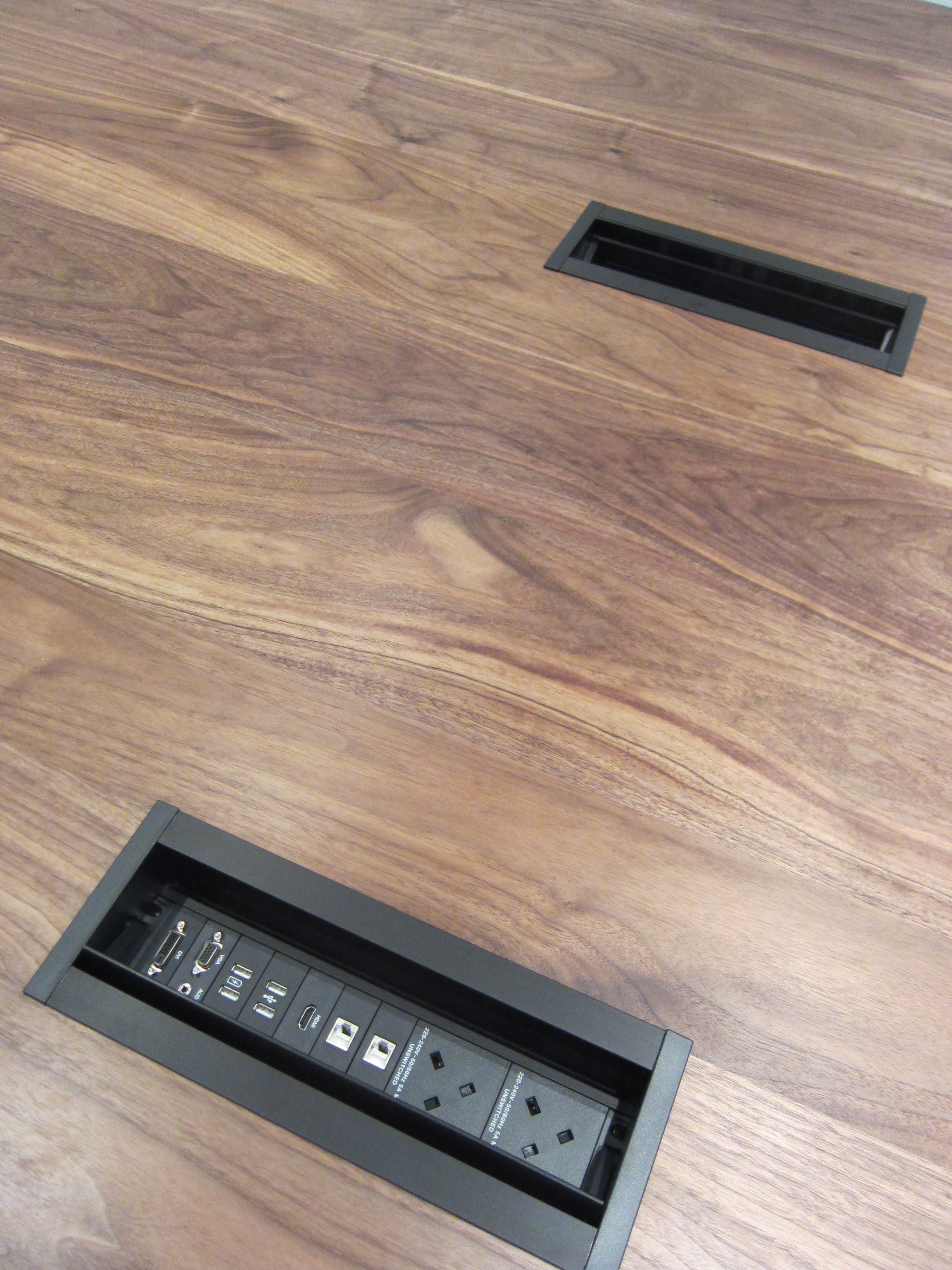 X-Base Boardroom Table | Stylegarage