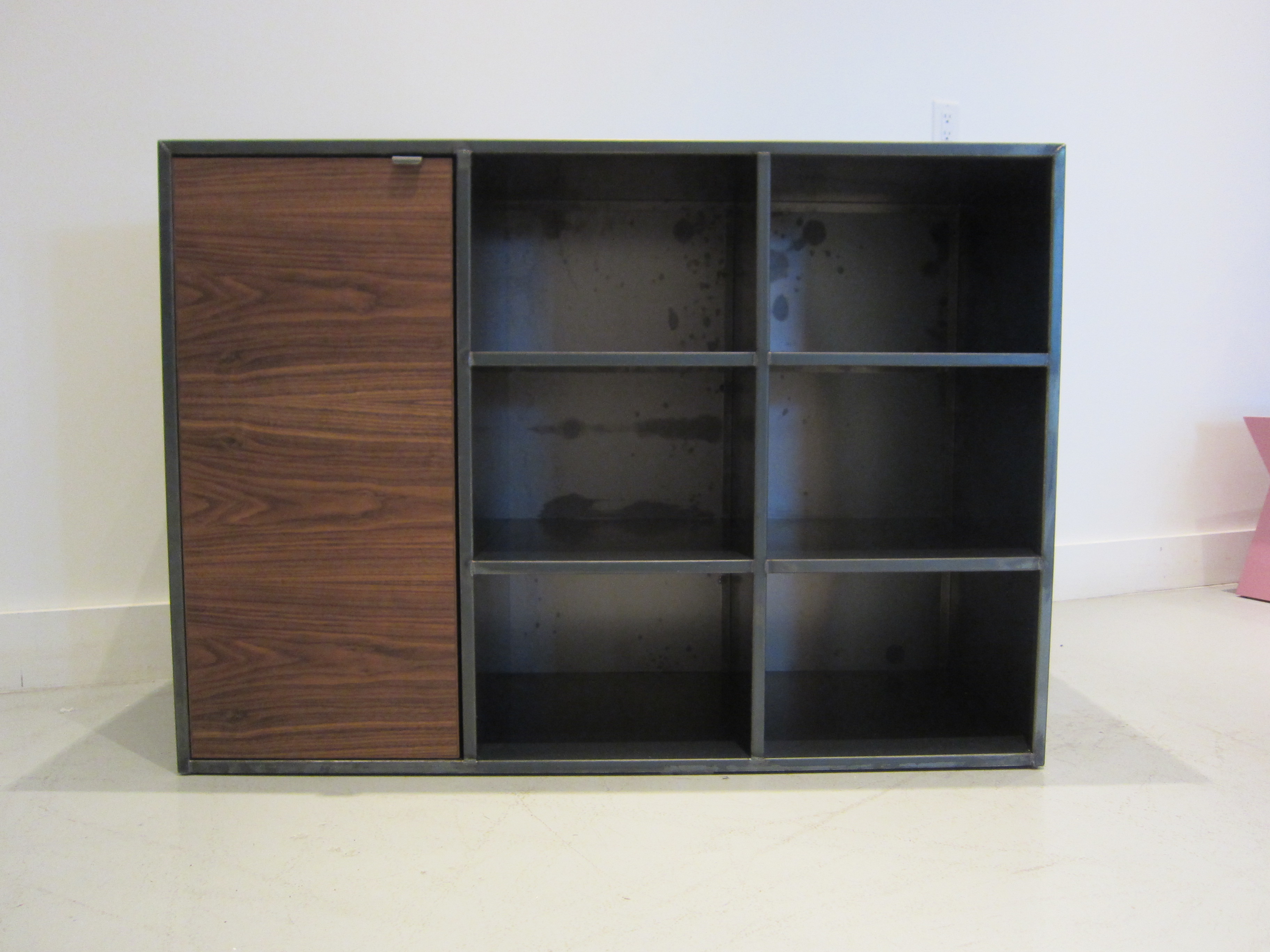 Shaw Display Case | Stylegarage