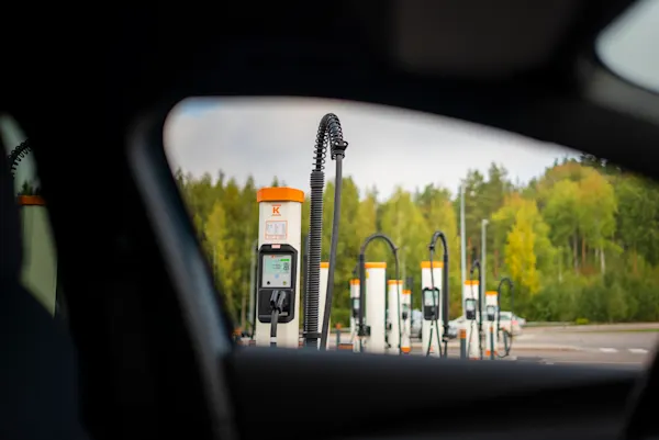 K-Auto jatkaa vahvoja investointeja K-Lataukseen – lähes 50 uutta ...