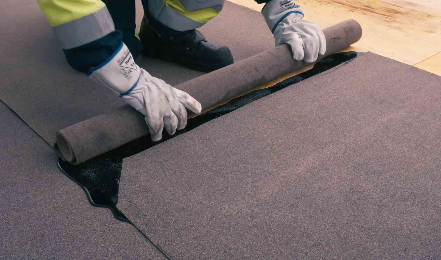 Bitumikermin asennus loivalle katolle | BMI Suomi