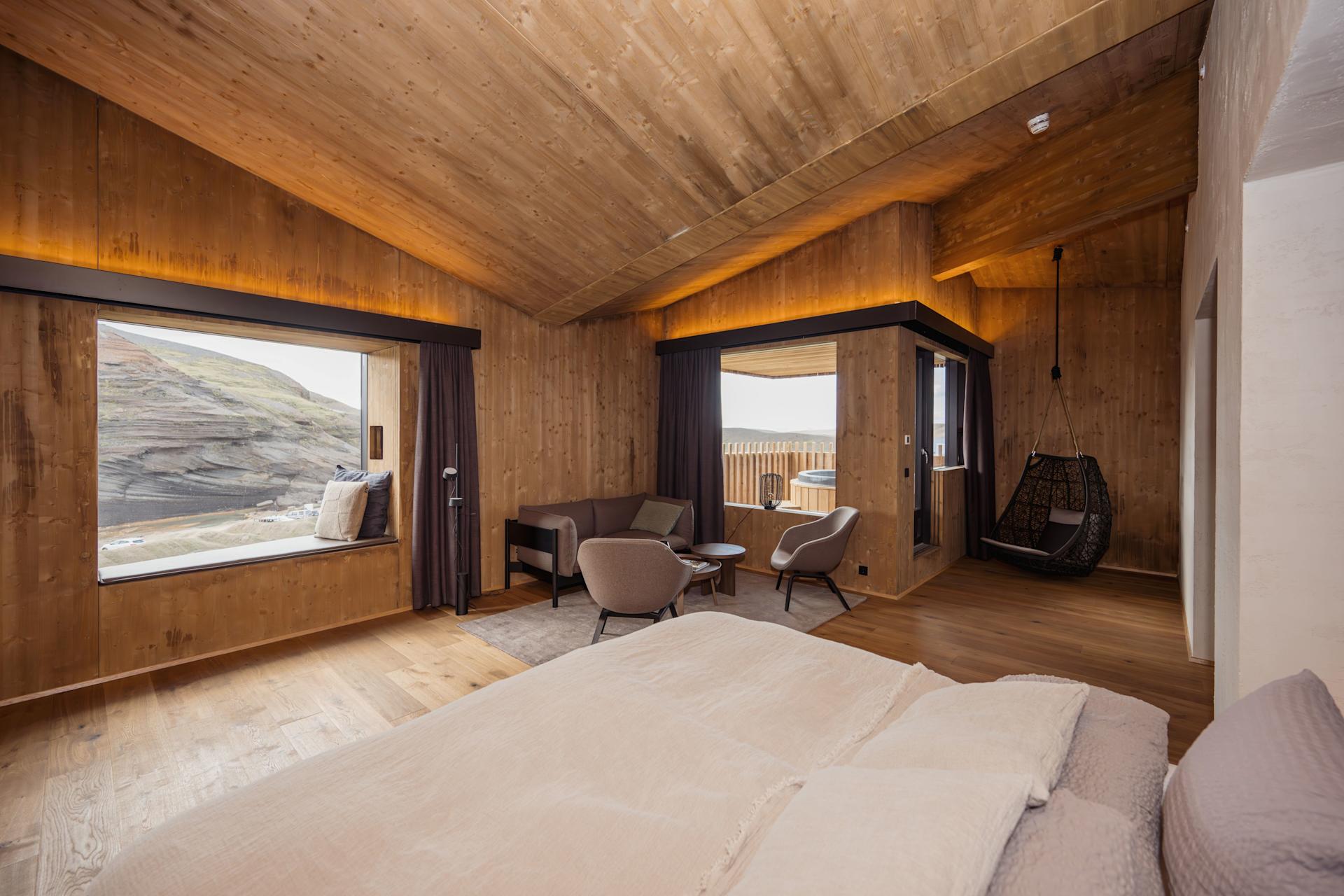 Extreme Paradise in Iceland | Highland Base Kerlingarfjöll