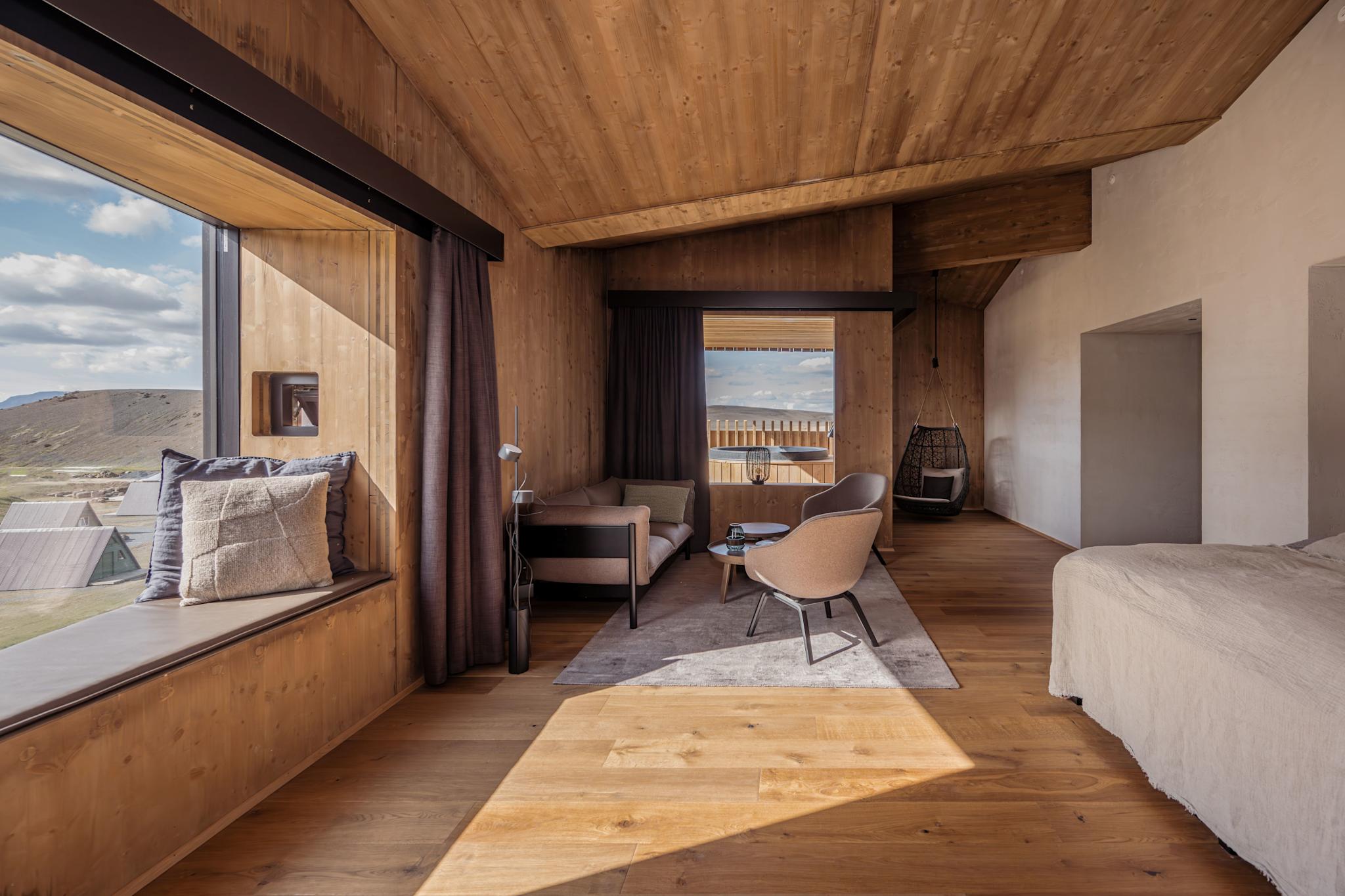 Highland Base Iceland | Extreme Paradise in Kerlingarfjöll Mountains