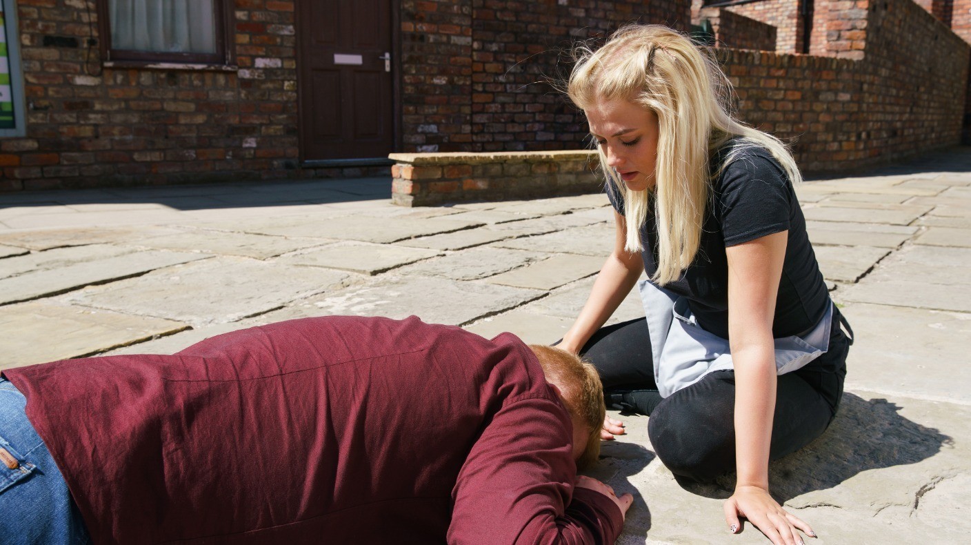 Preview Pictures: Coming Up On The Cobbles | Coronation Street