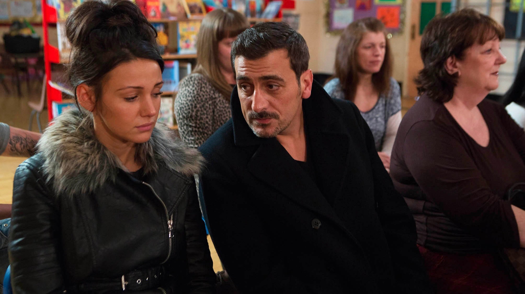 Picture Preview: Tina kisses Rob! | Coronation Street