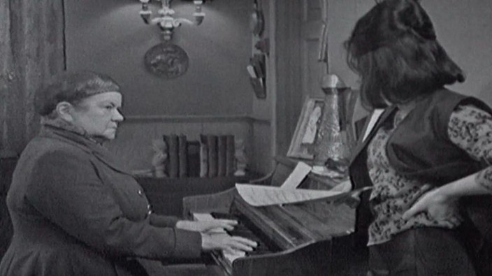 Classic Corrie: Ena Sharples Sings White Christmas | Coronation Street