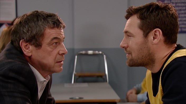 Rob Returns... | Coronation Street