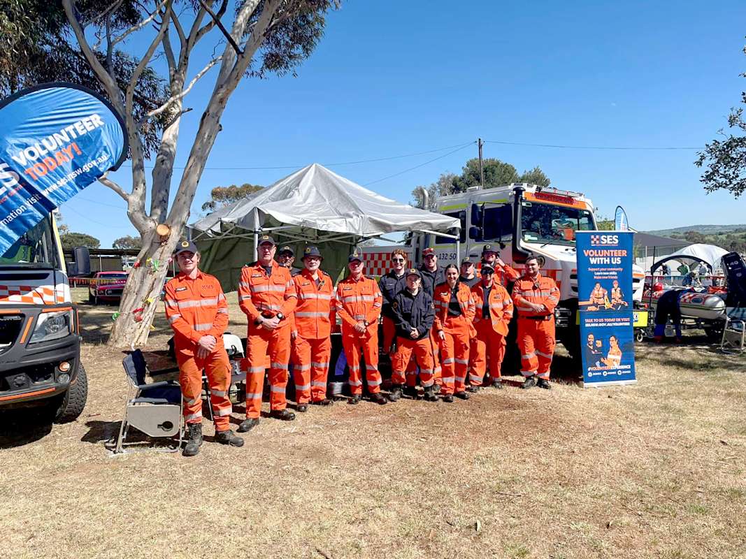 SES NSW Harden Unit Share Their Manpower | The Hilltops Phoenix ...